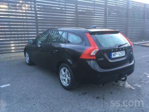 Black Volvo V60 2014 in Ogre, with an engine capacity of 1.60 L and mileage of 251 thousand km for 6200 €, photo 5 on AUTOMOTO.COM.LV