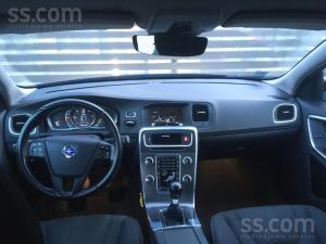 Black Volvo V60 2014 in Ogre, with an engine capacity of 1.60 L and mileage of 251 thousand km for 6200 €, photo 6 on AUTOMOTO.COM.LV