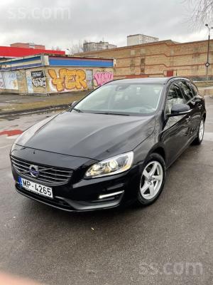 Black Volvo V60 2014 in Ogre, with an engine capacity of 1.60 L and mileage of 251 thousand km for 6200 €, photo 7 on AUTOMOTO.COM.LV