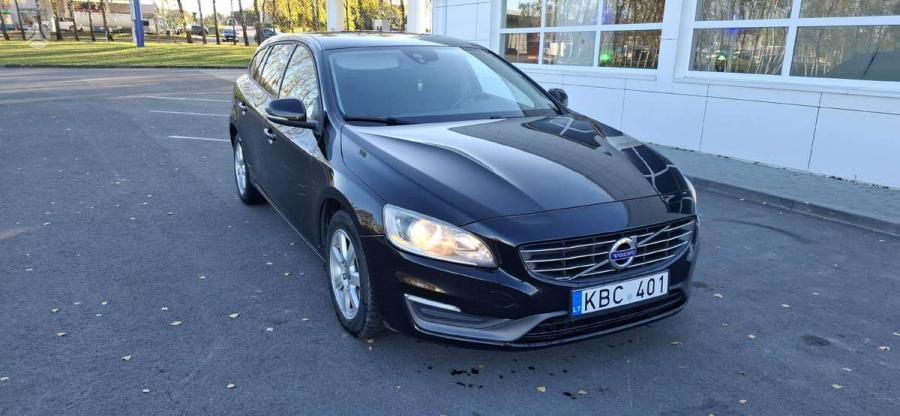 Melns Volvo V60 2014 Viļņa, ar dzinēja tilpumu 1.56 L un nobraukumu 269 tūkst. km par 6800 €, foto 1 vietnē AUTOMOTO.COM.LV