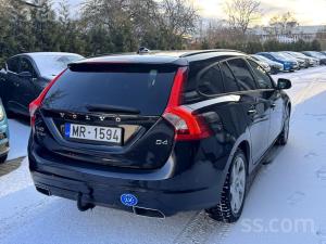 Melns Volvo V60 2014 Rīga, ar dzinēja tilpumu 2.00 L un nobraukumu 284 tūkst. km par 5450 €, foto 3 vietnē AUTOMOTO.COM.LV