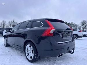 Black Volvo V60 2014 in Alytus, with an engine capacity of 2.40 L and mileage of 258 thousand km for 8100 €, photo 10 on AUTOMOTO.COM.LV