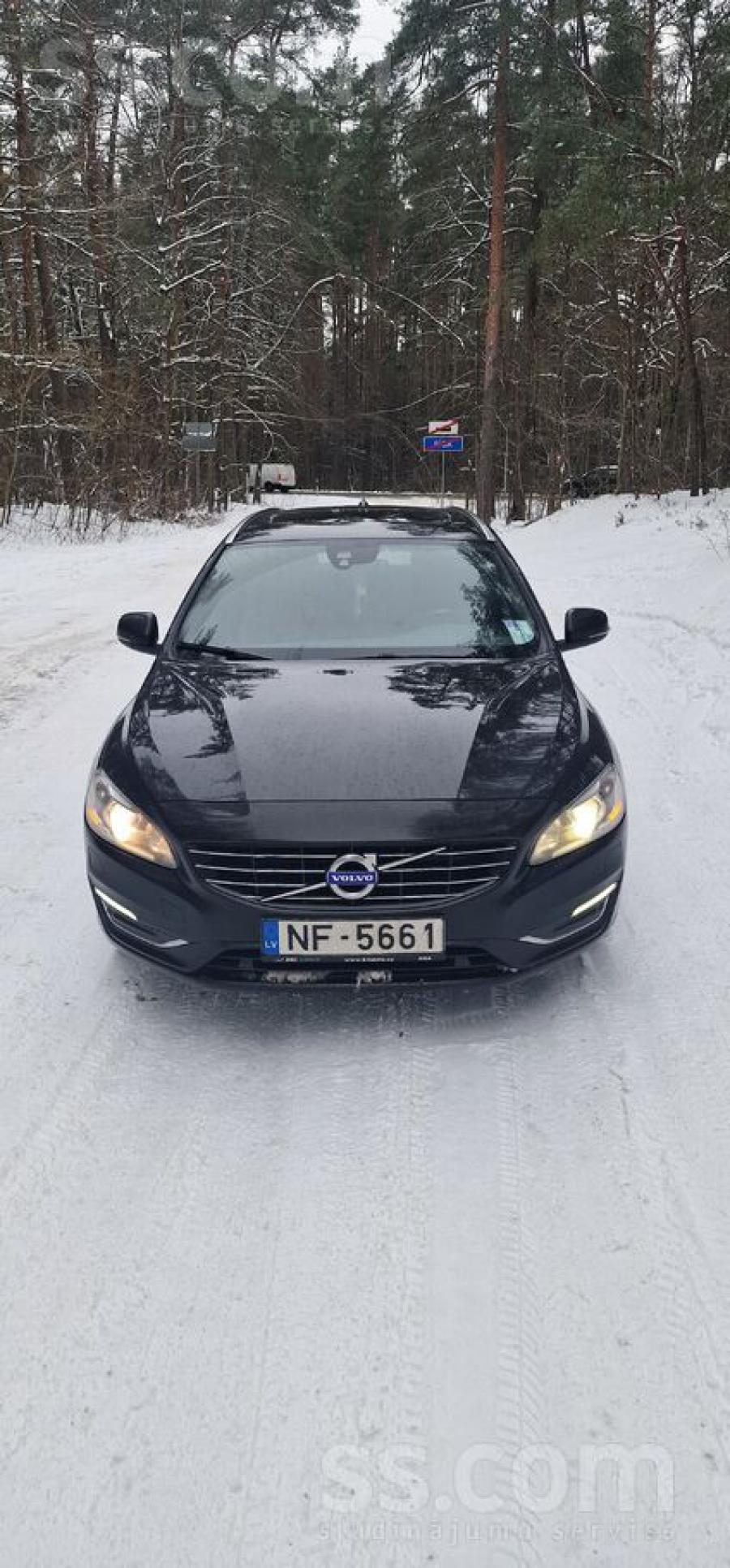 Melns Volvo V60 2014 Rīga, ar dzinēja tilpumu 2.40 L un nobraukumu 350 tūkst. km par 7150 €, foto 1 vietnē AUTOMOTO.COM.LV