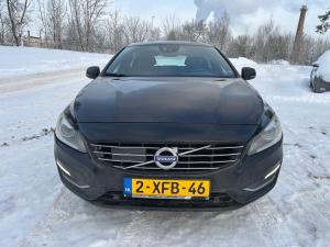 Black Volvo V60 2014 in Vilnius, with an engine capacity of 2.40 L and mileage of 296 thousand km for 7900 €, photo 5 on AUTOMOTO.COM.LV