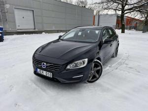 Black Volvo V60 2014 in Alytus, with an engine capacity of 1.98 L and mileage of 250 thousand km for 8170 €, photo 7 on AUTOMOTO.COM.LV