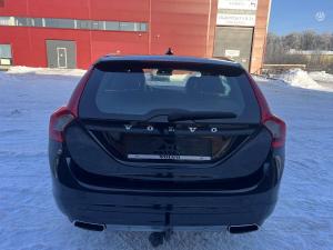 Black Volvo V60 2014 in Kaunas, with an engine capacity of 1.98 L and mileage of 286 thousand km for 8190 €, photo 10 on AUTOMOTO.COM.LV