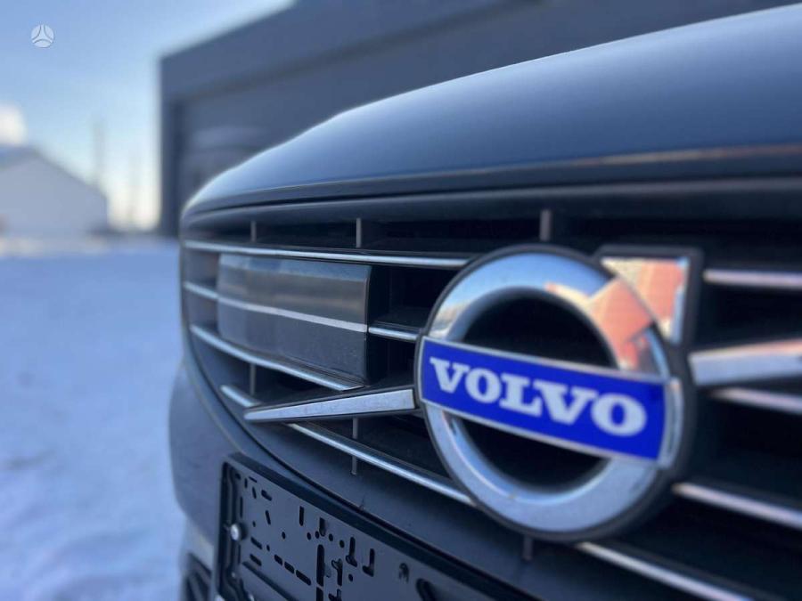 Black Volvo V60 2014 in Kaunas, with an engine capacity of 1.98 L and mileage of 286 thousand km for 8190 €, photo 29 on AUTOMOTO.COM.LV