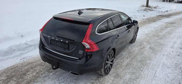 Melns Volvo V60 2014 Kauņa, ar dzinēja tilpumu 2.40 L un nobraukumu 240 tūkst. km par 7250 €, foto 7 vietnē AUTOMOTO.COM.LV