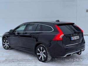 Black Volvo V60 2014 in Tallinn, with an engine capacity of 2.40 L and mileage of 230 thousand km for 9299 €, photo 4 on AUTOMOTO.COM.LV