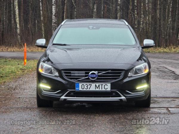 Black Volvo V60 2014 in Tallinn, with an engine capacity of 2.40 L and mileage of 400 thousand km for 9500 €, photo 5 on AUTOMOTO.COM.LV