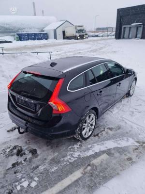 Melns Volvo V60 2014 Kauņa, ar dzinēja tilpumu 1.56 L un nobraukumu 260 tūkst. km par 7250 €, foto 7 vietnē AUTOMOTO.COM.LV