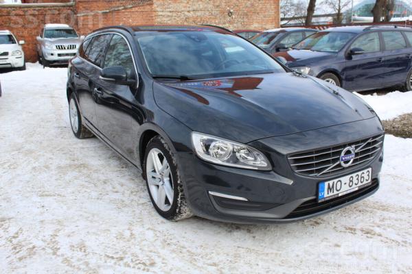 Black Volvo V60 2014 in Liepaja, with an engine capacity of 2.00 L and mileage of 266 thousand km for 7250 €, photo 1 on AUTOMOTO.COM.LV