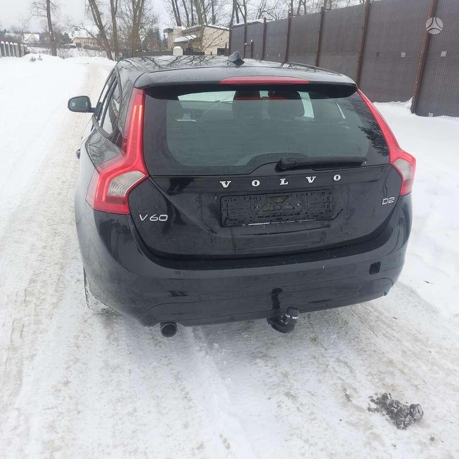 Black Volvo V60 2014 in Panevezys, with an engine capacity of 1.56 L and mileage of 278 thousand km for 4900 €, photo 5 on AUTOMOTO.COM.LV