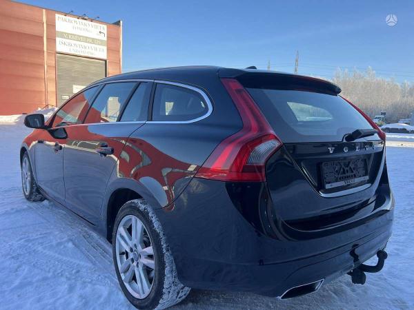 Black Volvo V60 2014 in Kaunas, with an engine capacity of 1.98 L and mileage of 286 thousand km for 7890 €, photo 10 on AUTOMOTO.COM.LV