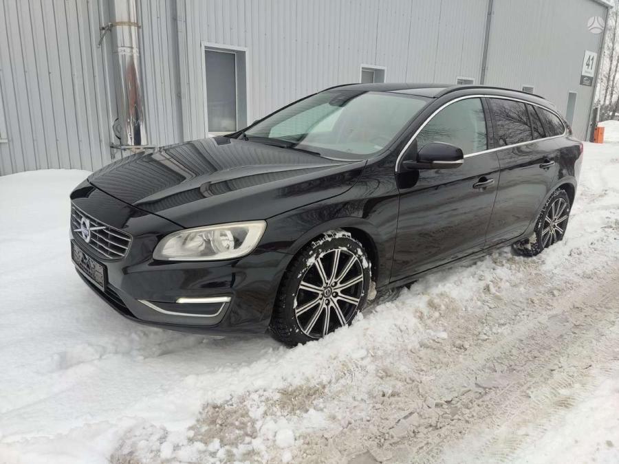 Melns Volvo V60 2014 Ukmergė, ar dzinēja tilpumu 1.98 L un nobraukumu 237 tūkst. km par 6200 €, foto 5 vietnē AUTOMOTO.COM.LV