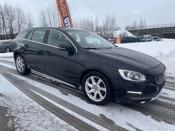 Melns Volvo V60 2014 Kauņa, ar dzinēja tilpumu 1.97 L un nobraukumu 265 tūkst. km par 5300 €, foto 2 vietnē AUTOMOTO.COM.LV