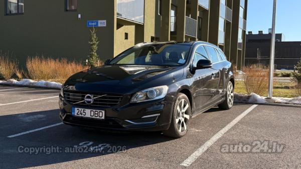 Melns Volvo V60 2014 Tallina, ar dzinēja tilpumu 2.40 L un nobraukumu 251 tūkst. km par 9999 €, foto 2 vietnē AUTOMOTO.COM.LV