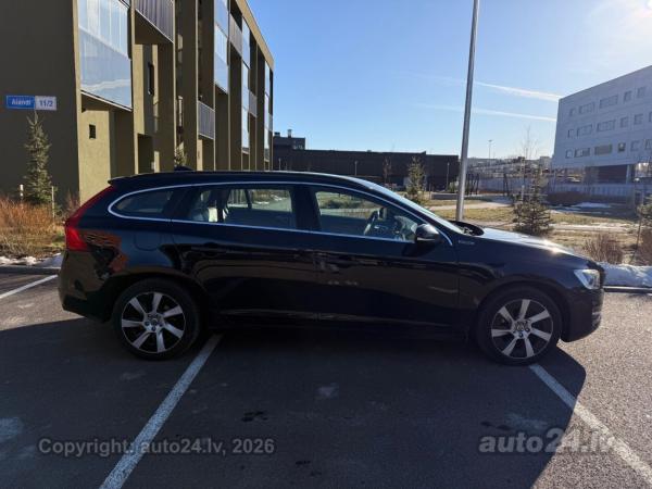 Melns Volvo V60 2014 Tallina, ar dzinēja tilpumu 2.40 L un nobraukumu 251 tūkst. km par 9999 €, foto 7 vietnē AUTOMOTO.COM.LV