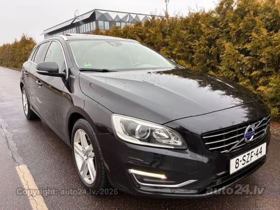 Melns Volvo V60 2014 Tallina, ar dzinēja tilpumu 2.40 L un nobraukumu 300 tūkst. km par 6999 €, foto 2 vietnē AUTOMOTO.COM.LV