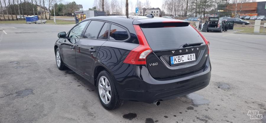 Black Volvo V60 2014 in Vilnius, with an engine capacity of 1.60 L and mileage of 295 thousand km for 6490 €, photo 4 on AUTOMOTO.COM.LV