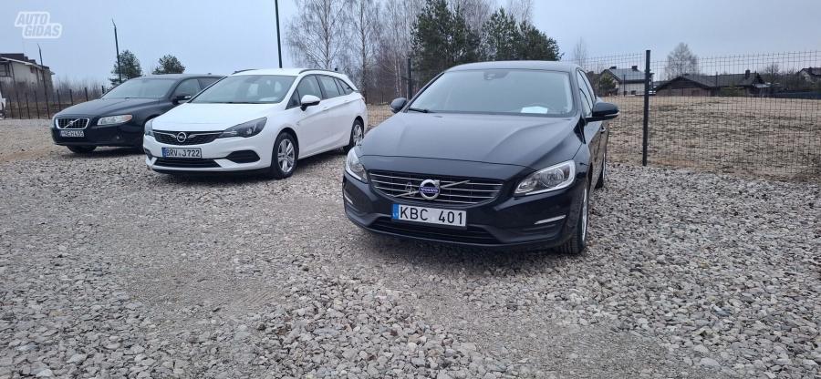 Black Volvo V60 2014 in Vilnius, with an engine capacity of 1.60 L and mileage of 295 thousand km for 6490 €, photo 6 on AUTOMOTO.COM.LV