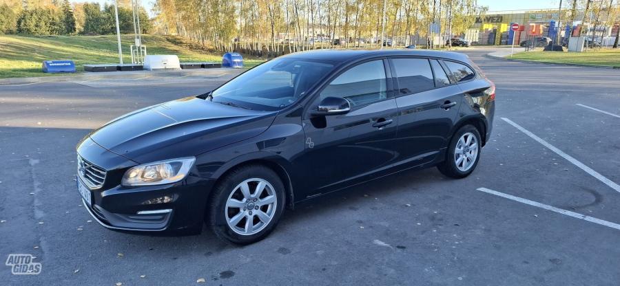Black Volvo V60 2014 in Vilnius, with an engine capacity of 1.60 L and mileage of 295 thousand km for 6490 €, photo 23 on AUTOMOTO.COM.LV