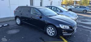 Black Volvo V60 2014 in Vilnius, with an engine capacity of 1.60 L and mileage of 295 thousand km for 6490 €, photo 28 on AUTOMOTO.COM.LV
