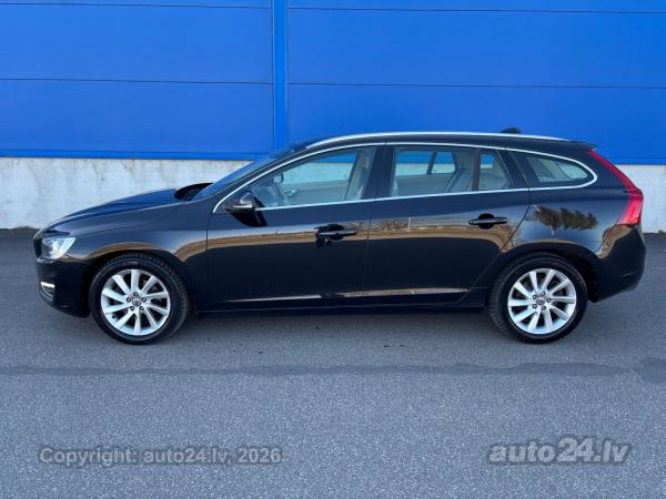 Black Volvo V60 2014 in Paide, with an engine capacity of 1.60 L and mileage of 235 thousand km for 7790 €, photo 3 on AUTOMOTO.COM.LV