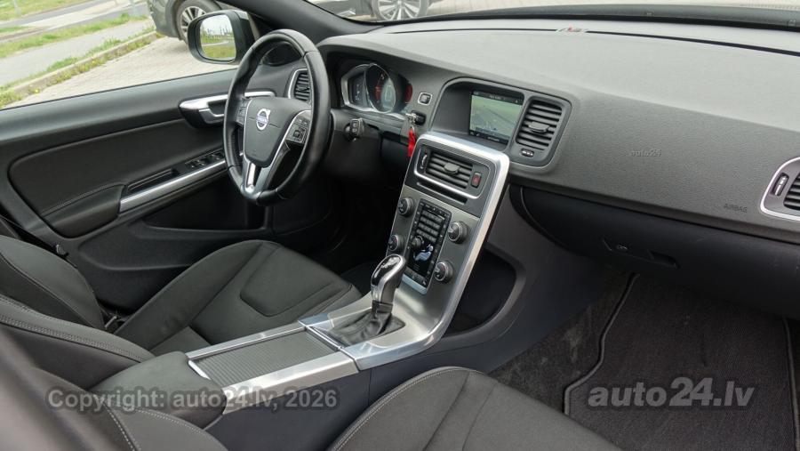 Melns Volvo V60 2014 Tartu, ar dzinēja tilpumu 2.00 L un nobraukumu 182 tūkst. km par 9990 €, foto 16 vietnē AUTOMOTO.COM.LV