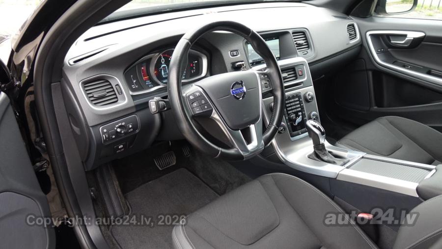 Melns Volvo V60 2014 Tartu, ar dzinēja tilpumu 2.00 L un nobraukumu 182 tūkst. km par 9990 €, foto 18 vietnē AUTOMOTO.COM.LV