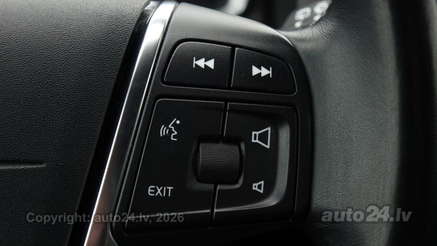Melns Volvo V60 2014 Tartu, ar dzinēja tilpumu 2.00 L un nobraukumu 182 tūkst. km par 9990 €, foto 24 vietnē AUTOMOTO.COM.LV