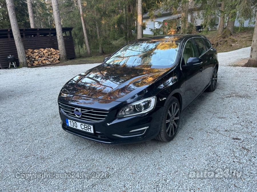 Melns Volvo V60 2014 Tallina, ar dzinēja tilpumu 2.40 L un nobraukumu 405 tūkst. km par 6900 €, foto 1 vietnē AUTOMOTO.COM.LV