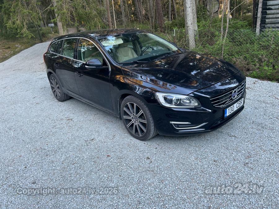 Melns Volvo V60 2014 Tallina, ar dzinēja tilpumu 2.40 L un nobraukumu 405 tūkst. km par 6900 €, foto 4 vietnē AUTOMOTO.COM.LV