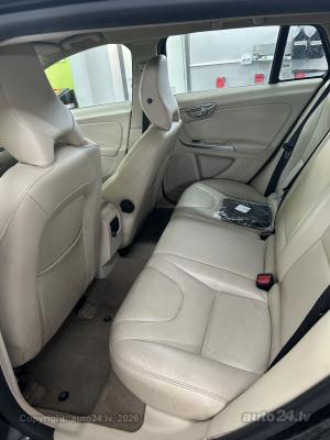 Melns Volvo V60 2014 Tallina, ar dzinēja tilpumu 2.40 L un nobraukumu 405 tūkst. km par 6900 €, foto 5 vietnē AUTOMOTO.COM.LV