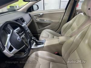 Melns Volvo V60 2014 Tallina, ar dzinēja tilpumu 2.40 L un nobraukumu 405 tūkst. km par 6900 €, foto 6 vietnē AUTOMOTO.COM.LV