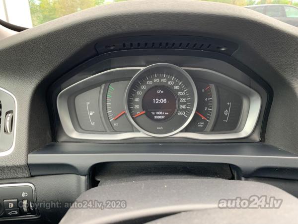Melns Volvo V60 2014 Tallina, ar dzinēja tilpumu 1.60 L un nobraukumu 308 tūkst. km par 5500 €, foto 10 vietnē AUTOMOTO.COM.LV