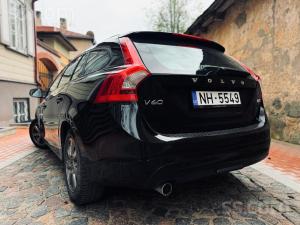 Black Volvo V60 2014 in Cesis, with an engine capacity of 2.00 L and mileage of 0 thousand km for 7200 €, photo 8 on AUTOMOTO.COM.LV