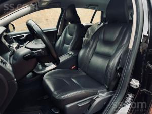 Black Volvo V60 2014 in Cesis, with an engine capacity of 2.00 L and mileage of 0 thousand km for 7200 €, photo 12 on AUTOMOTO.COM.LV