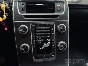 Black Volvo V60 2014 in Cesis, with an engine capacity of 2.00 L and mileage of 0 thousand km for 7200 €, photo 16 on AUTOMOTO.COM.LV