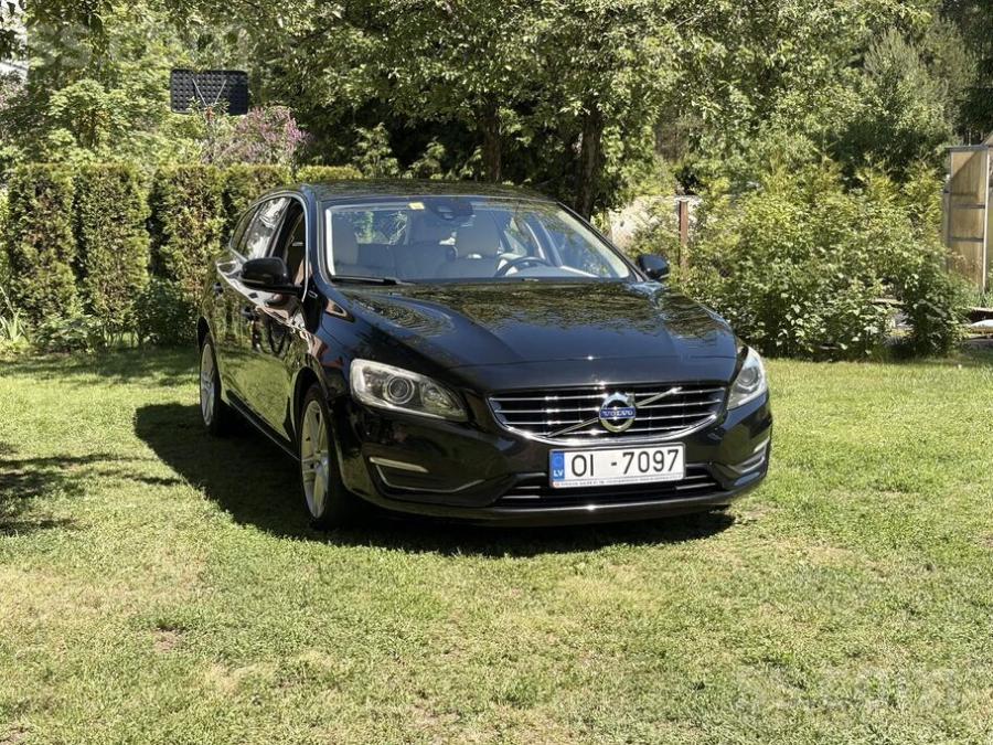 Черный Вольво B60 2014 в Рига, объемом двигателя 2.40 л и пробегом 220 тыс. км за 7490 €, фото 1 на AUTOMOTO.COM.LV
