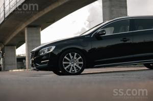 Melns Volvo V60 2014 Rīga, ar dzinēja tilpumu 2.40 L un nobraukumu 243 tūkst. km par 11000 €, foto 5 vietnē AUTOMOTO.COM.LV