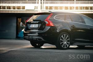 Melns Volvo V60 2014 Rīga, ar dzinēja tilpumu 2.40 L un nobraukumu 243 tūkst. km par 11000 €, foto 6 vietnē AUTOMOTO.COM.LV