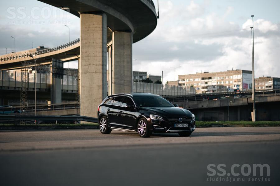 Melns Volvo V60 2014 Rīga, ar dzinēja tilpumu 2.40 L un nobraukumu 243 tūkst. km par 11000 €, foto 7 vietnē AUTOMOTO.COM.LV