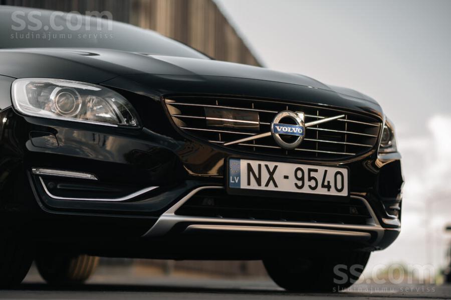 Melns Volvo V60 2014 Rīga, ar dzinēja tilpumu 2.40 L un nobraukumu 243 tūkst. km par 11000 €, foto 8 vietnē AUTOMOTO.COM.LV