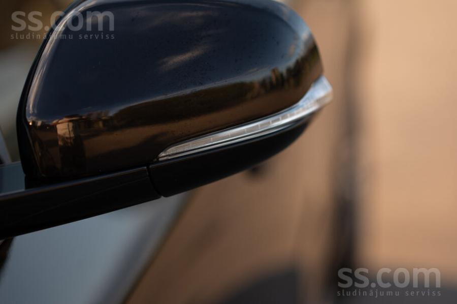 Melns Volvo V60 2014 Rīga, ar dzinēja tilpumu 2.40 L un nobraukumu 243 tūkst. km par 11000 €, foto 9 vietnē AUTOMOTO.COM.LV