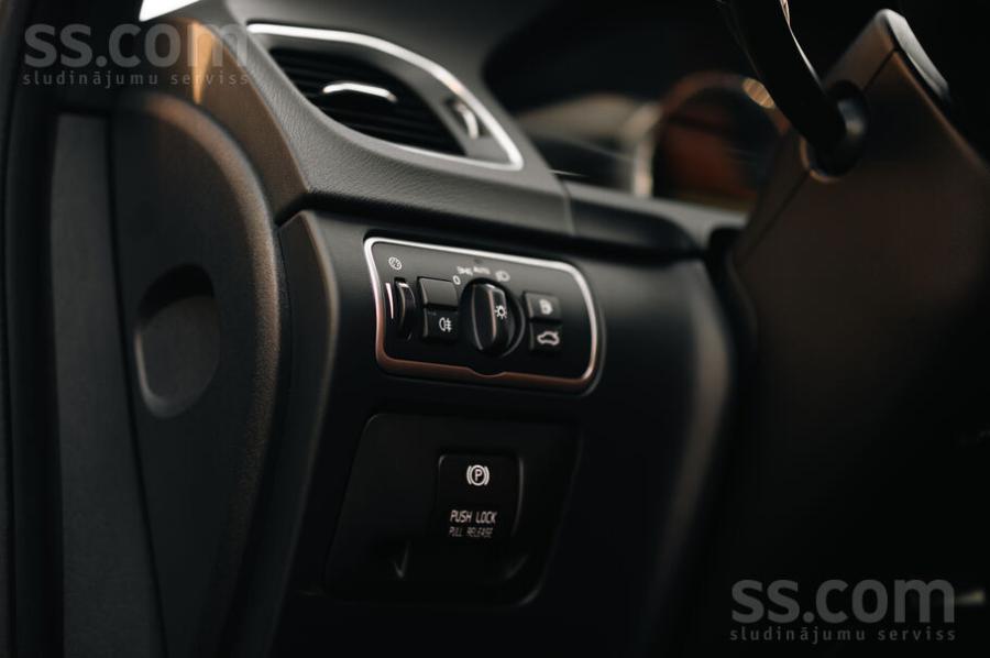 Melns Volvo V60 2014 Rīga, ar dzinēja tilpumu 2.40 L un nobraukumu 243 tūkst. km par 11000 €, foto 15 vietnē AUTOMOTO.COM.LV
