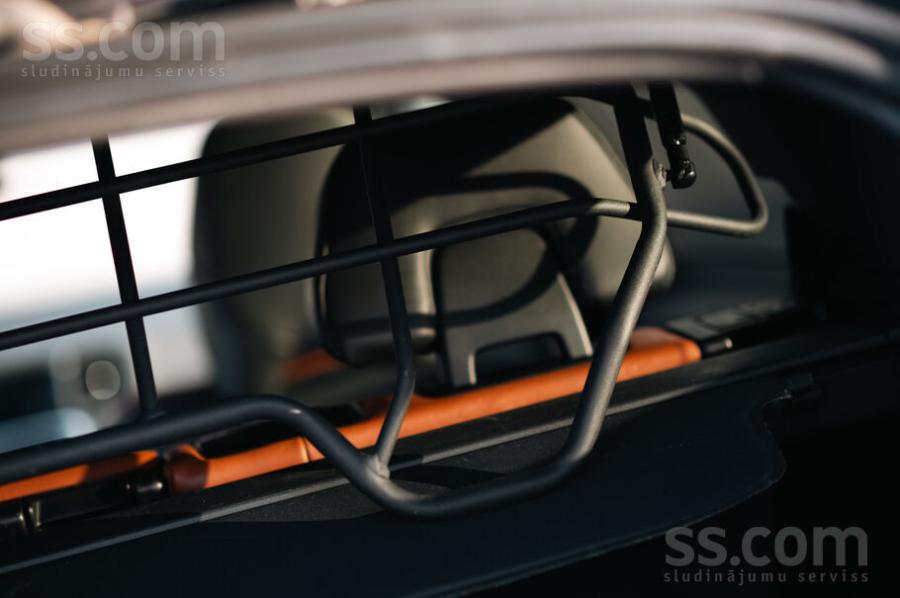 Melns Volvo V60 2014 Rīga, ar dzinēja tilpumu 2.40 L un nobraukumu 243 tūkst. km par 11000 €, foto 24 vietnē AUTOMOTO.COM.LV