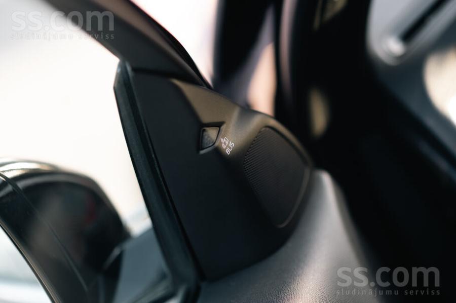 Melns Volvo V60 2014 Rīga, ar dzinēja tilpumu 2.40 L un nobraukumu 243 tūkst. km par 11000 €, foto 26 vietnē AUTOMOTO.COM.LV