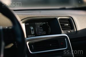 Melns Volvo V60 2014 Rīga, ar dzinēja tilpumu 2.40 L un nobraukumu 243 tūkst. km par 11000 €, foto 30 vietnē AUTOMOTO.COM.LV