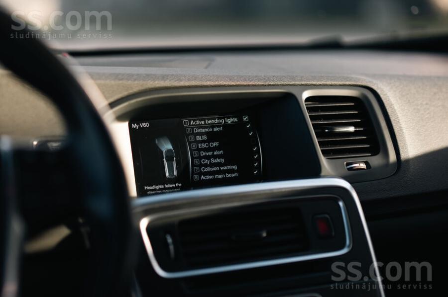 Melns Volvo V60 2014 Rīga, ar dzinēja tilpumu 2.40 L un nobraukumu 243 tūkst. km par 11000 €, foto 30 vietnē AUTOMOTO.COM.LV